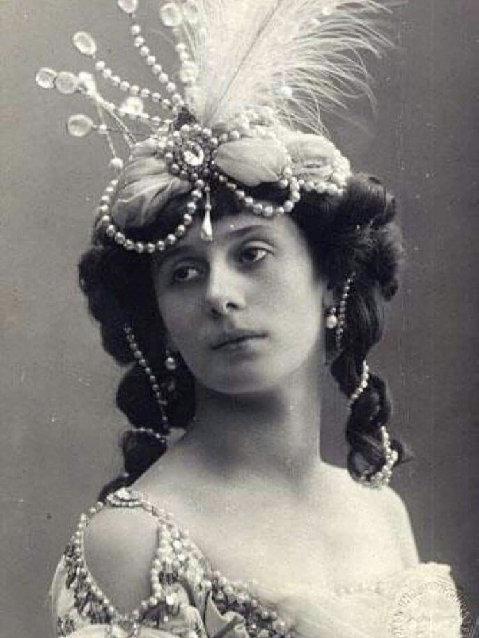 12 Famous Ballet Dancers